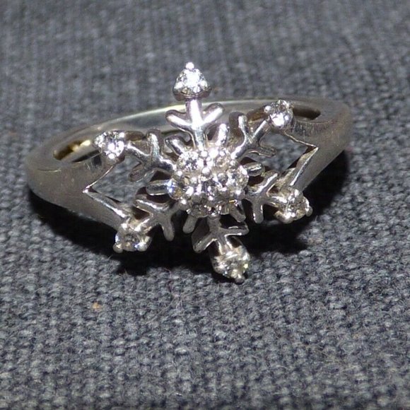 Disney | Jewelry | 6ctw Enchanted Disney Diamond Elsa Frozen Snowflake ...